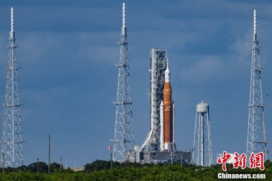 担忧飓风侵袭 NASA第三次推迟探月火箭发射_北京日报网