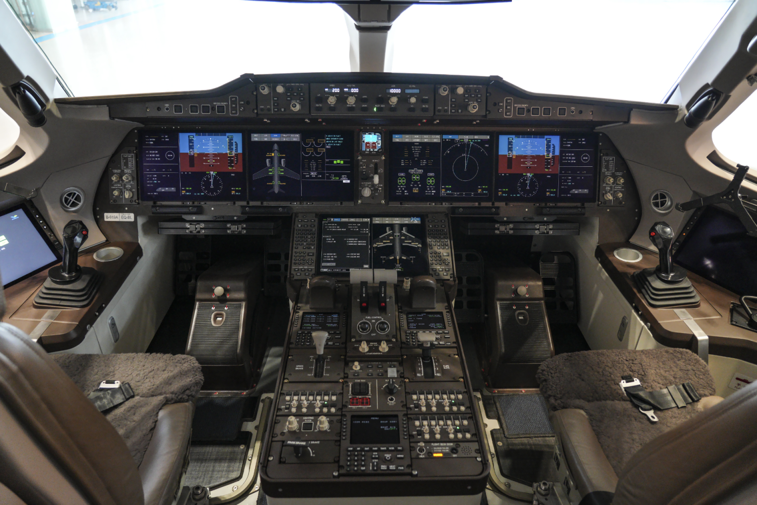 全球首架C919交付！国产大飞机内外细节全景曝光_北京日报网