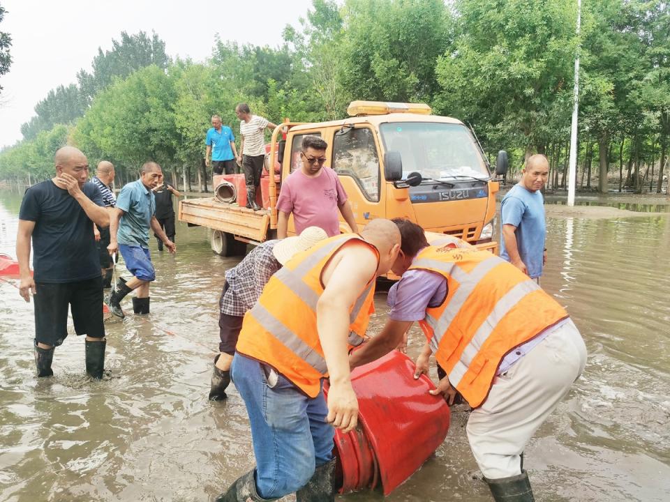 通州区排水事务中心防汛抢险队12天抽排498000立方米污水_京报网