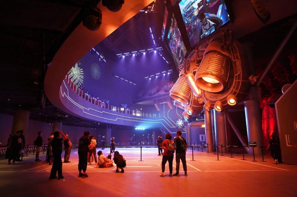 工业遗存变身！首钢一高炉SoReal科幻乐园春节开放_京报网